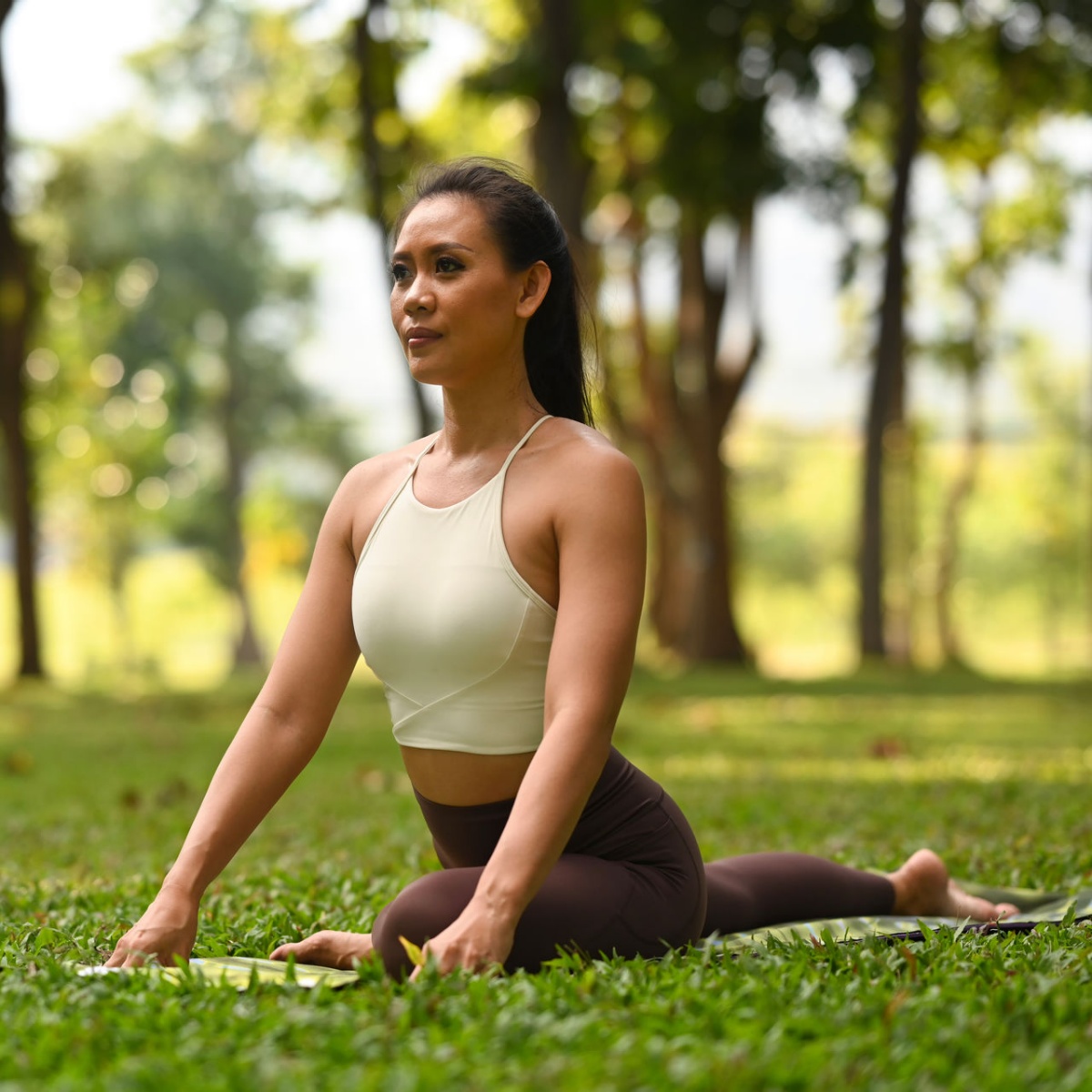 How To Practice (and Enjoy) Outdoor Yoga